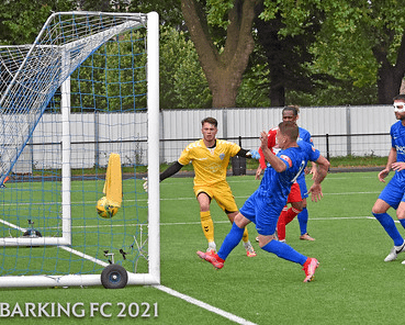 PitchingIn Isthmian League North: Barking FC v Heybridge Swifts at ...