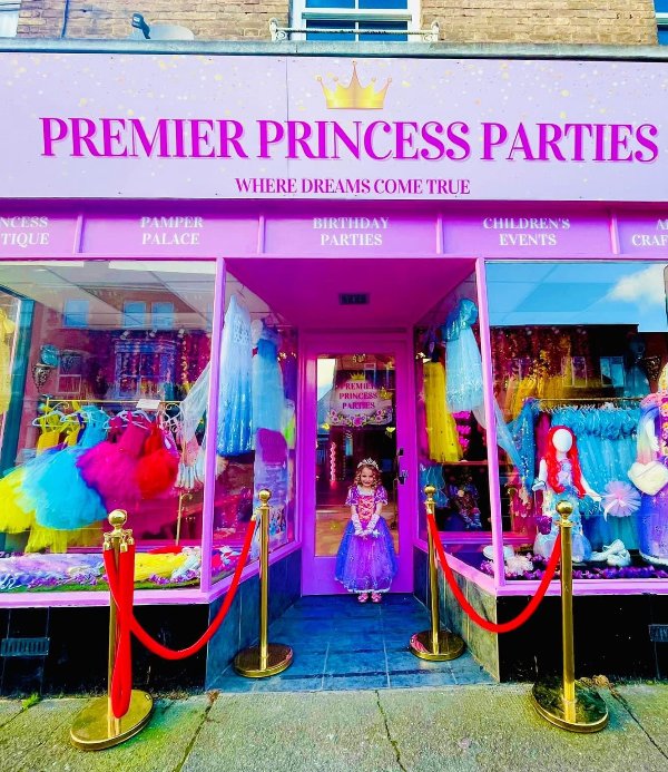 Bibbidi Bobbidi Boo experience with Rapunzel at Premier princess ...